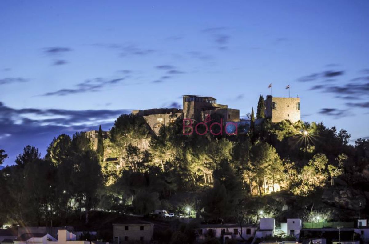 Castillo De Monda